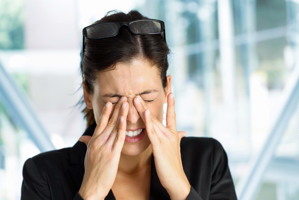 ¿Por qué pican los ojos cuando están cansados?Optica Luis Trombetta